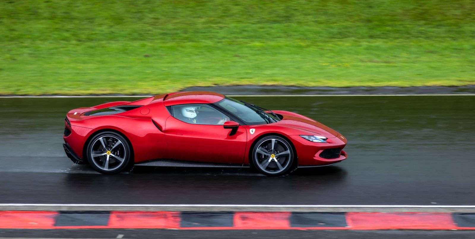 Esperienza Ferrari 296 GTB Track Event | Continental Cars