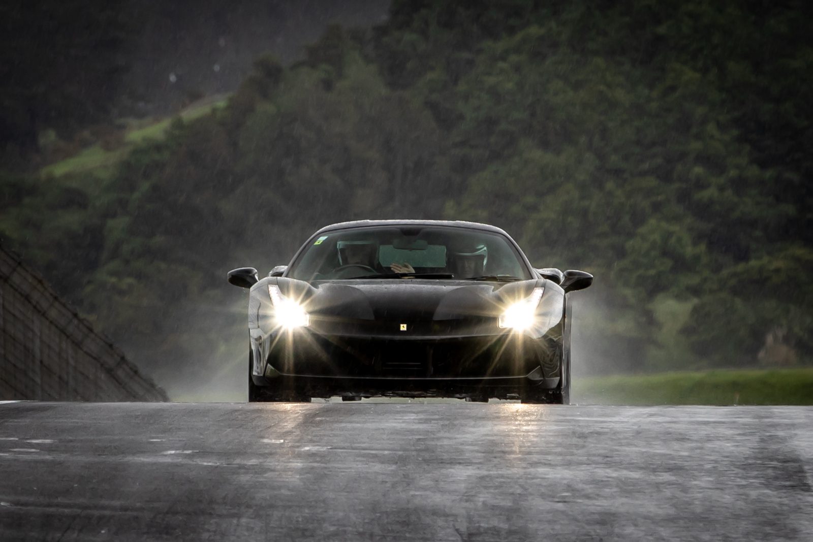Esperienza Ferrari 296 GTB Track Event | Continental Cars
