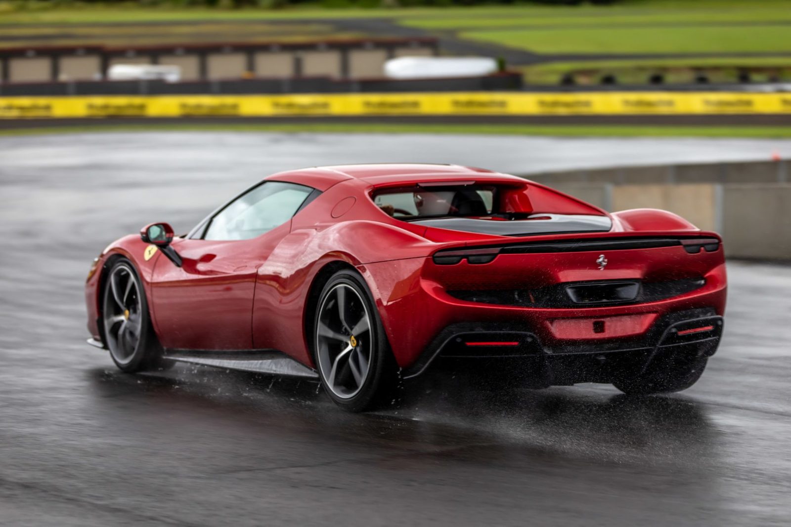 Esperienza Ferrari 296 GTB Track Event | Continental Cars