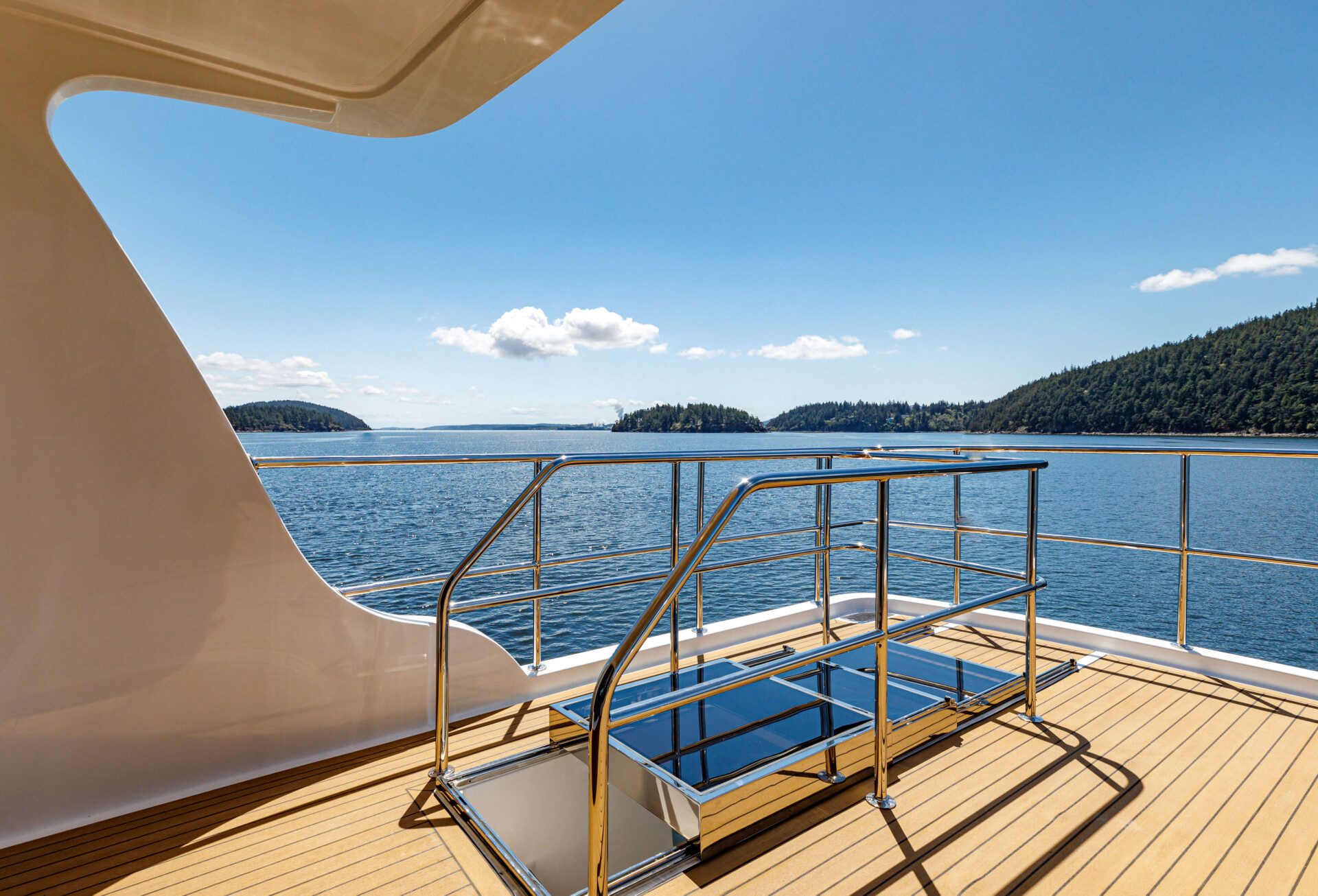 590 Pilothouse | Passage Makers | Orakei Marine